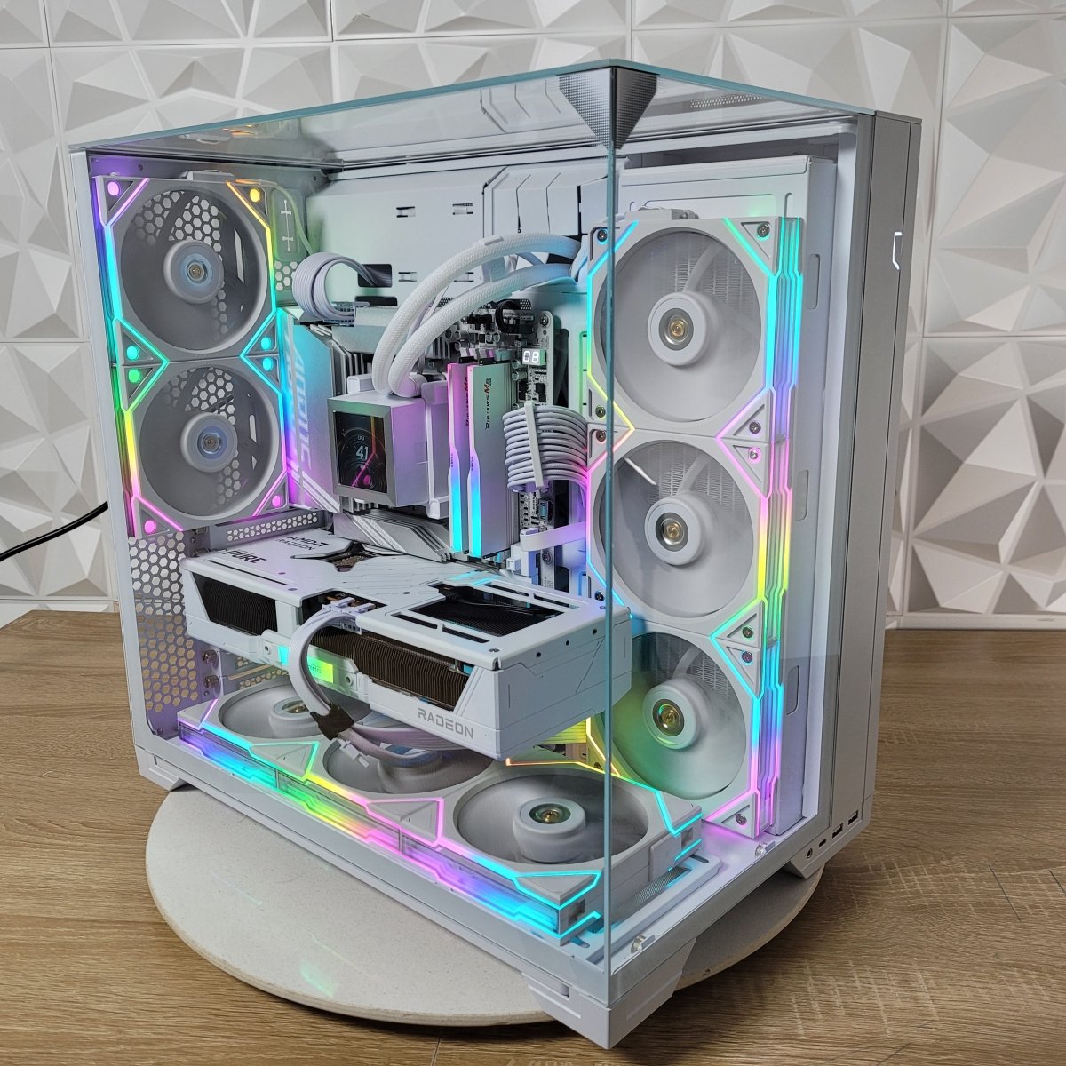 High end gaming PC | Lian Li Vision | AMD PC | Ryzen 9 9950x | RX 9070 ...